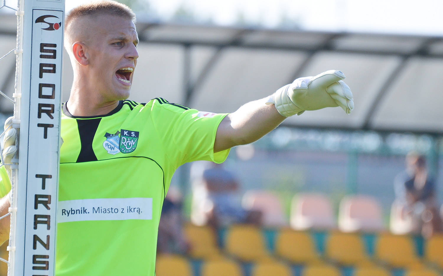 Nowy bramkarz w Śląsku Wrocław. Daniel Kajzer wraca do Polski - Sport ...