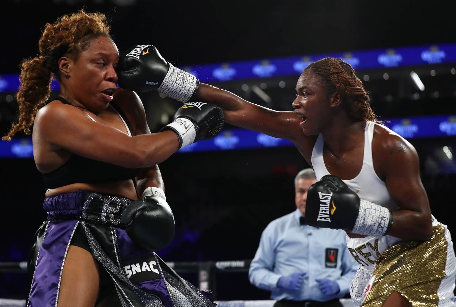 T-Rex buduje legendę. Genialna Claressa Shields broni tytułów mistrzyni ...