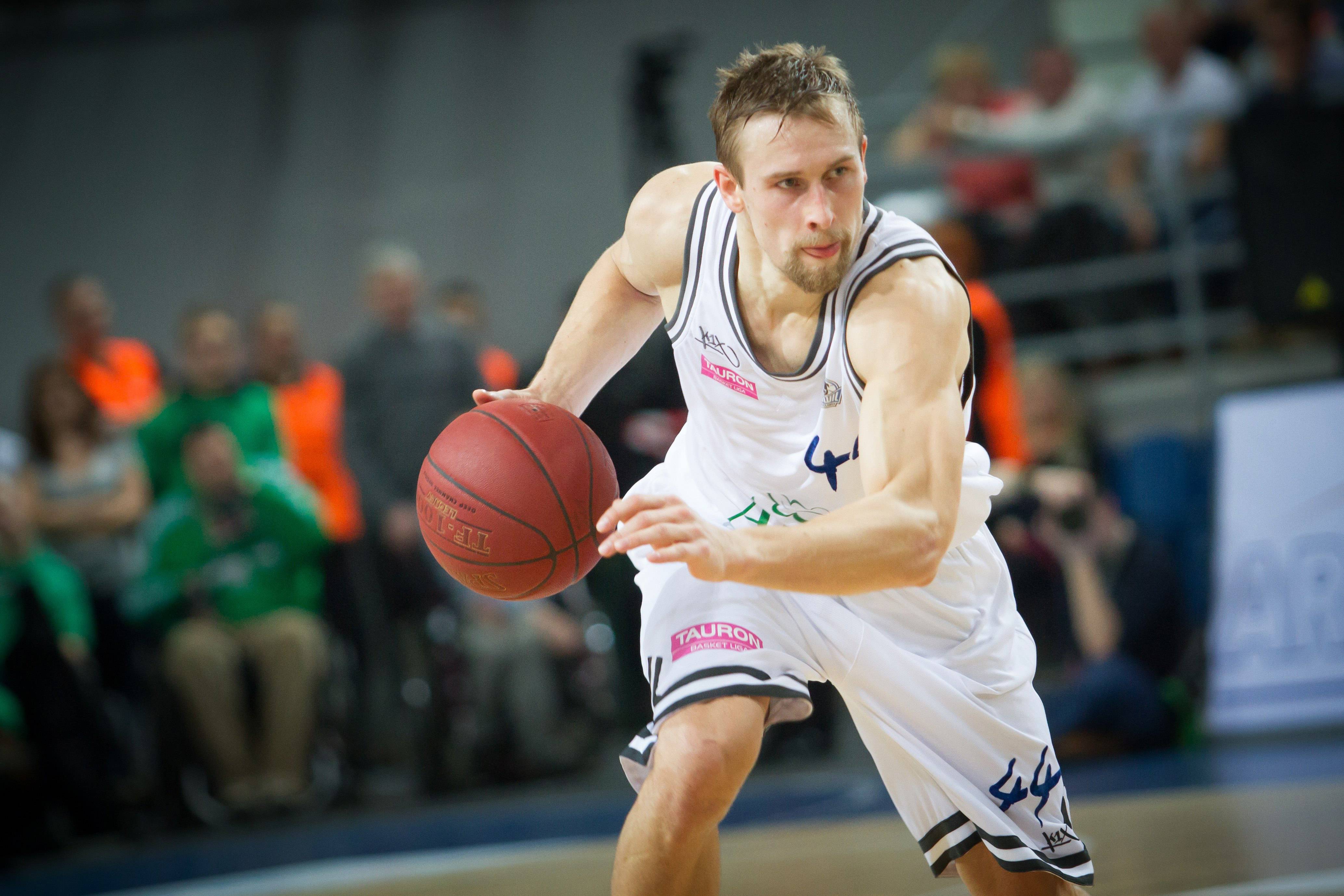 Wielki transfer Asseco Gdynia. Deividas Dulkys wraca do Polski! - Sport ...