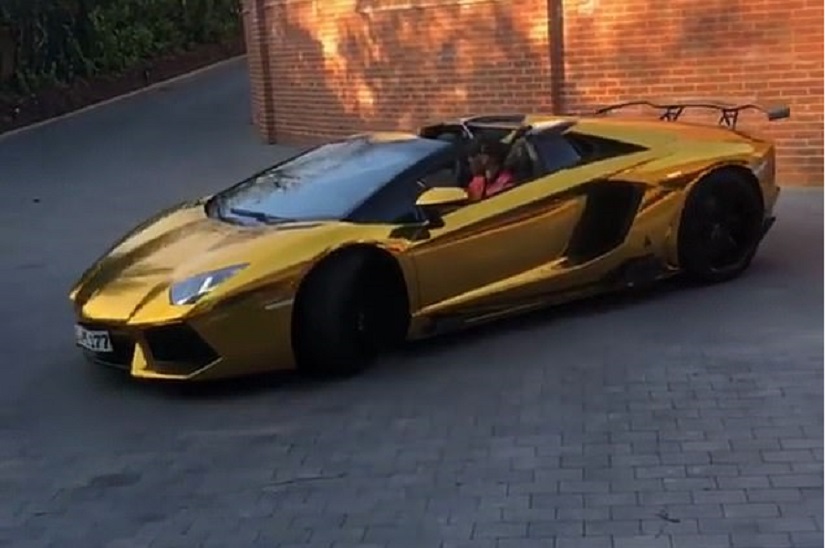 Ekskluzywne, złote Lamborghini. Pierre-Emerick Aubameyang pochwalił się ...