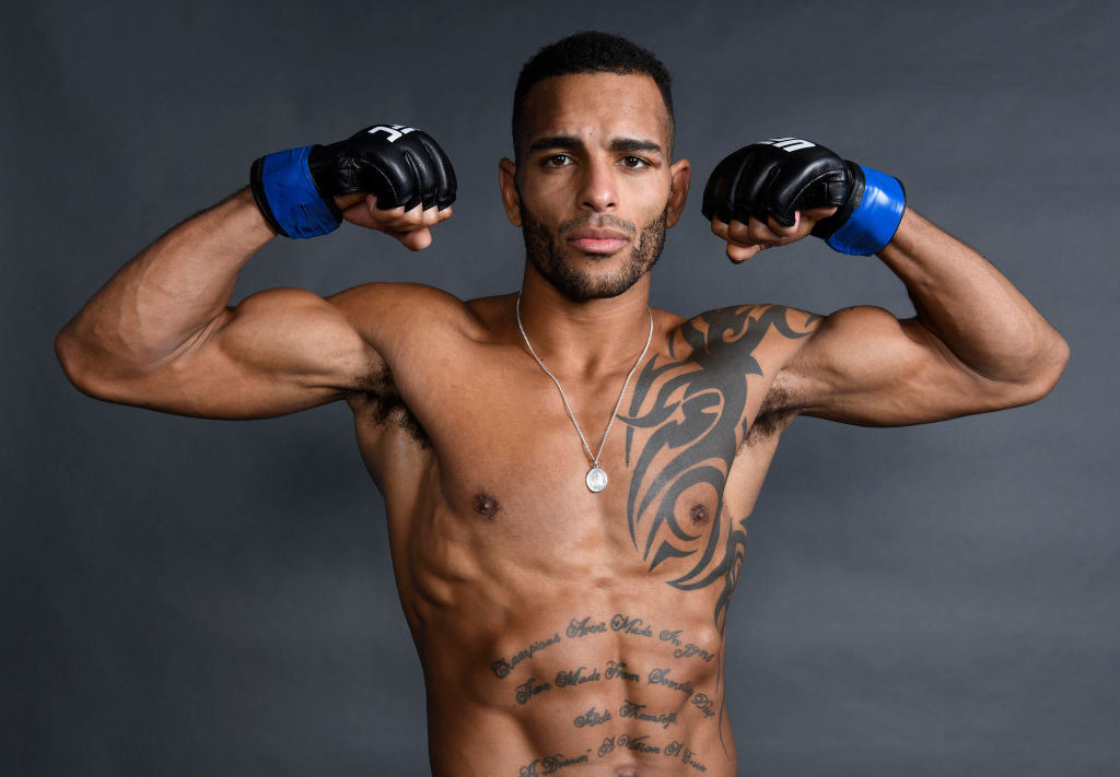 MMA. UFC Moskwa. Fantastyczny nokaut Danny'ego Robertsa (wideo) - Sport ...