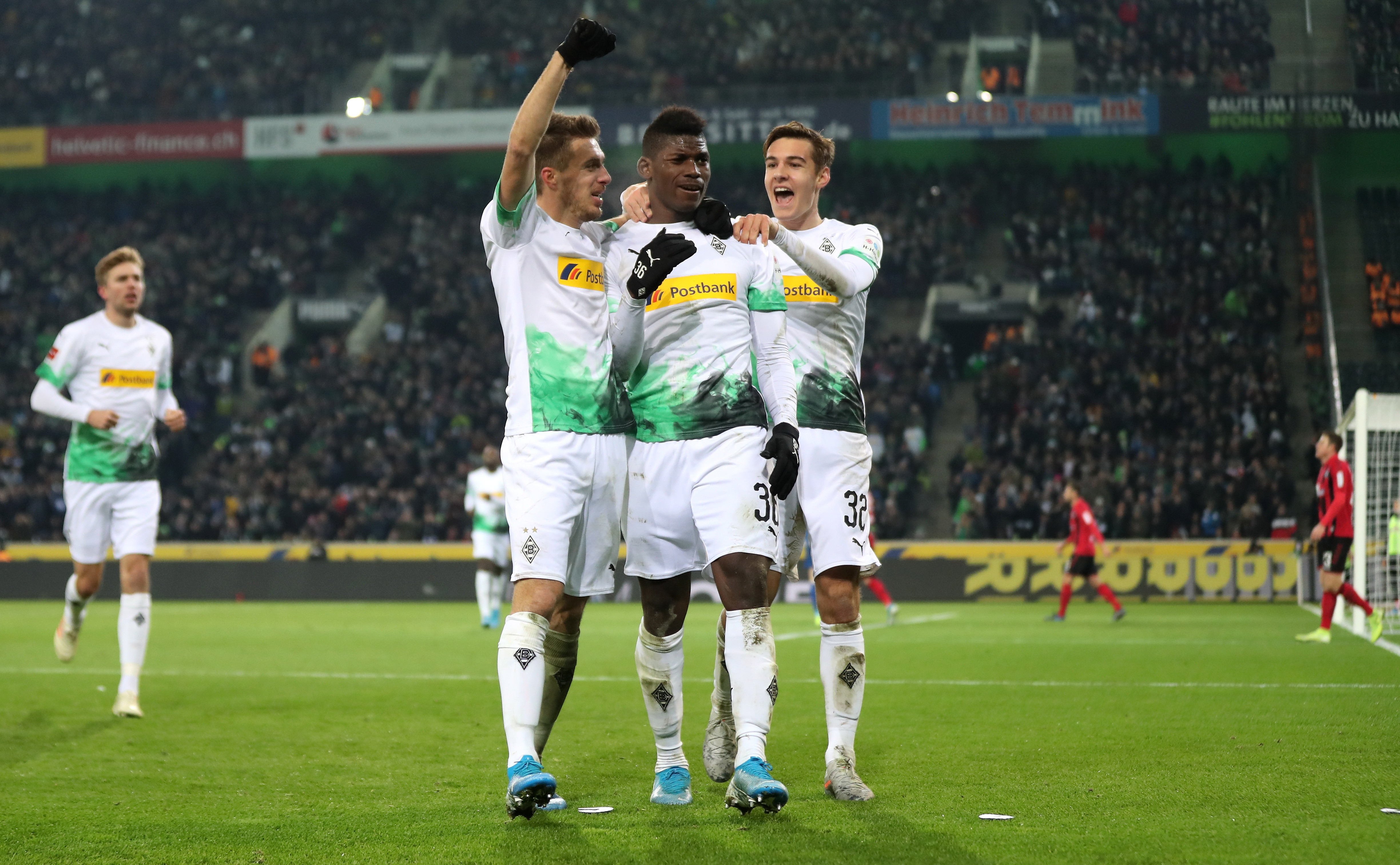 Bundesliga. Borussia M'gladbach liderem, Werder wygrał w Wolfsburgu ...