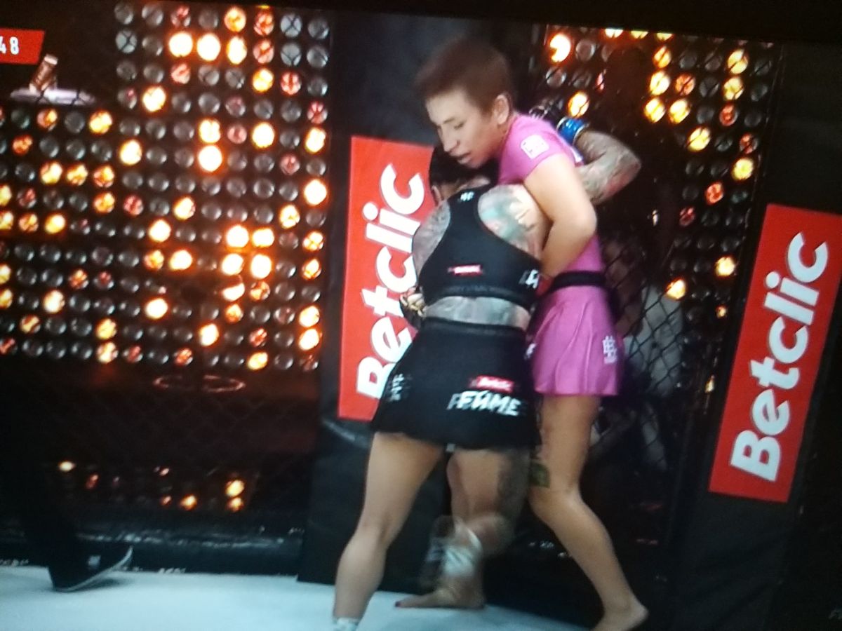 Fame MMA 10. Wyrównana walka o pas. Marta "Linkimaster" Linkiewicz ...