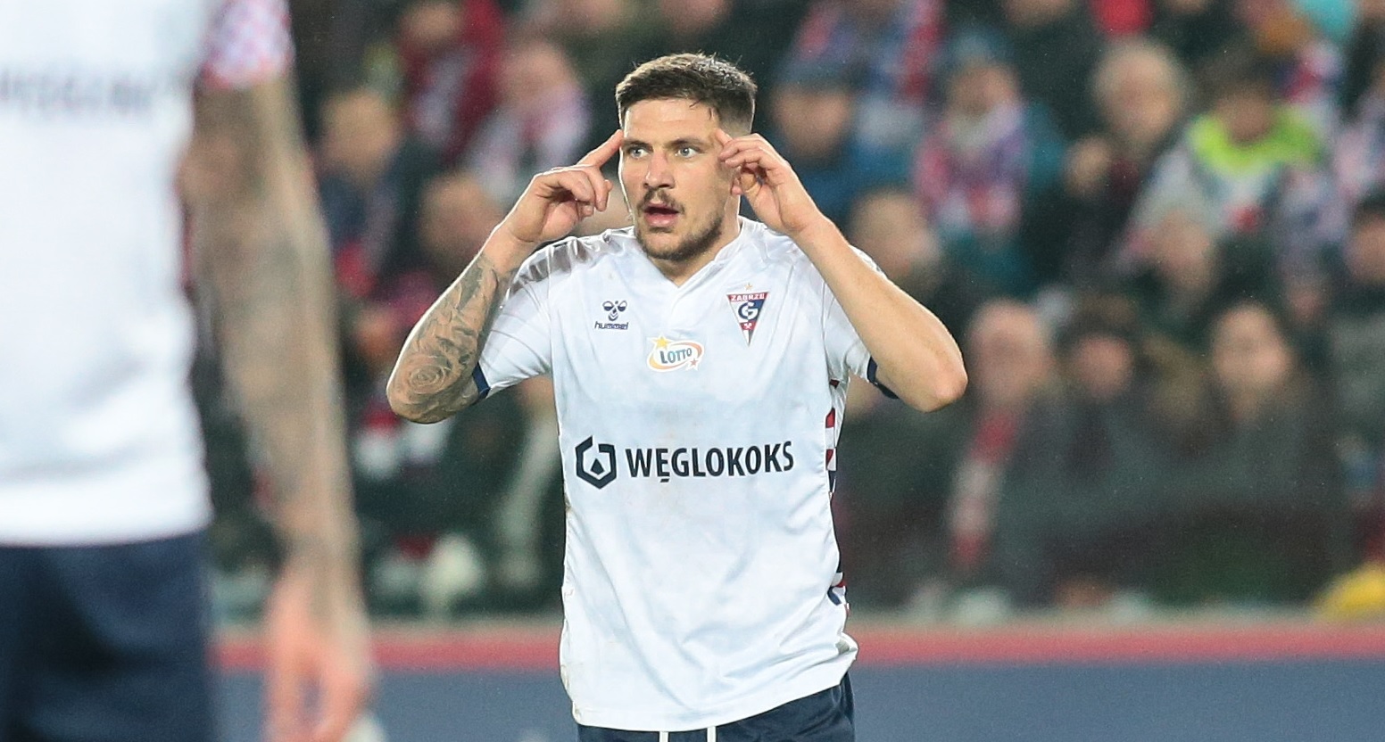 Górnik przedłuży umowę z jedną z gwiazd. Kluczowy zawodnik zostanie w ...